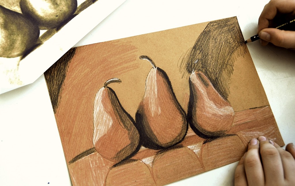 Monochrome sketch on wrapping paper – Arte a Scuola