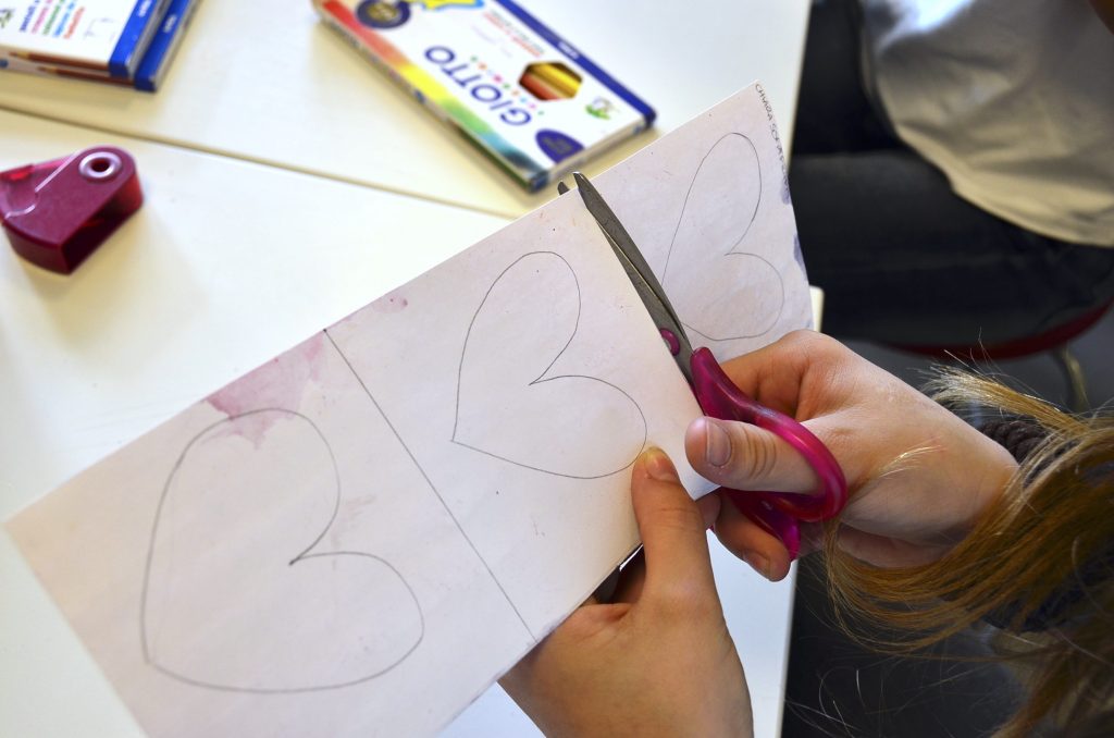 Hearts in complementary colors – Arte a Scuola